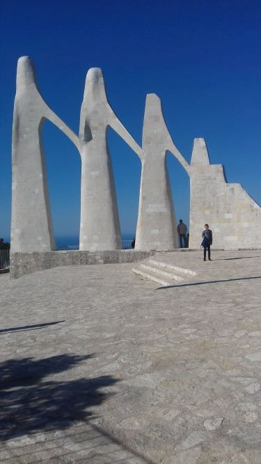 Μνημείο Ζαλόγγου (Σουλιώτισσες), Ζάλογγο - Digital Glyptotheque